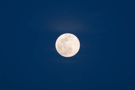 Essential Tips For Editing Your Moon Photos In Lightroom