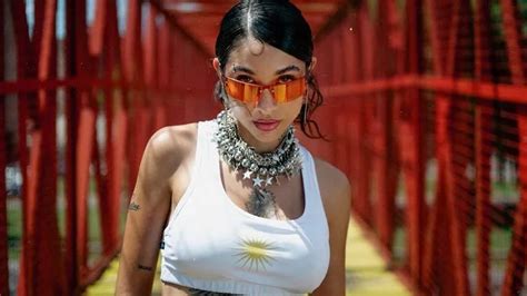 Cómo Es El Motorhome En El Que María Becerra Y J Rei Pasan Sus