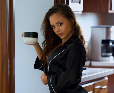 Luna Baylee Bio Age Career Net Worth Height Education