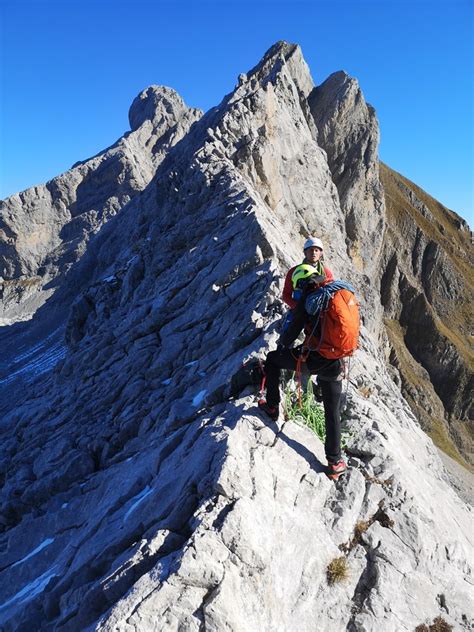 Le nouveau refuge de la Pointe Percée Bureau des guides d Annecy