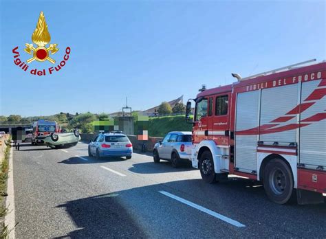 Incidente In Fi Pi Li A Pontedera In Direzione Firenze Due Feriti