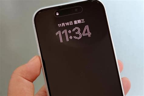 How To Make Iphones Always On Display Darker By Disabling Wallpaper