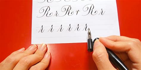 Cómo escribe la letra S una persona egoísta según la grafología La 100