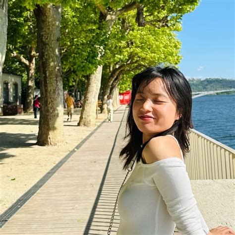 Dear The Old Rosie Who Used To Desperately Seek For Validation From People You Stupid Best