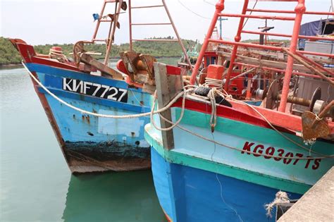 RI Tangkap 2 Kapal Pencuri Ikan Berbendera Vietnam Di Laut Natuna