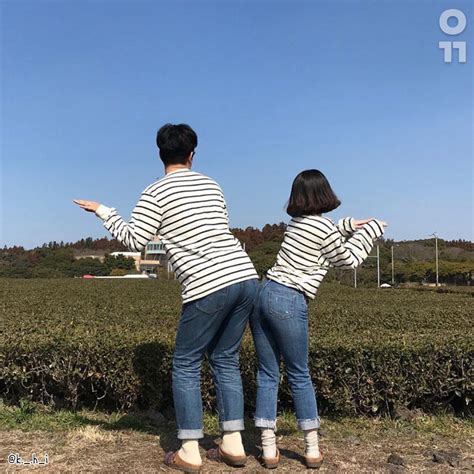 언니가 알려주는 꿀팁 사진 좀 찍을 줄 아는 커플은 다 찍는 엉덩이뽀뽀샷 💕 우리도 이렇게