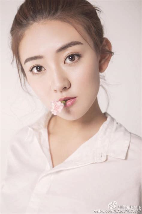 蒲巴甲女友梁潔私照曝光 清純水嫩似鄰家妹妹 每日頭條