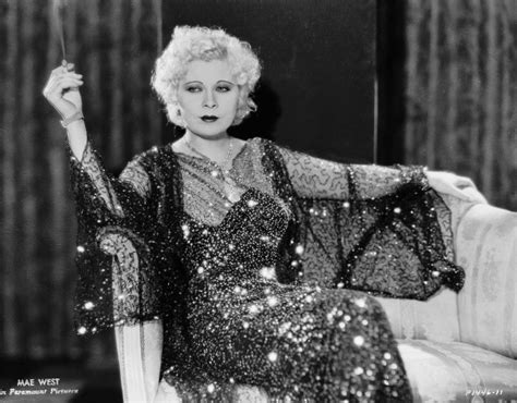 Stunning Portraits Of Mae West Hollywoods Sex Symbol In The 1930s