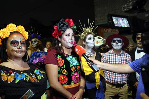 EN CHIMALHUACÁN REALIZAN PRIMER DESFILE DE DÍA DE MUERTOS CAMINO AL
