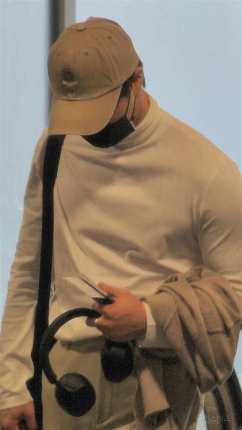 어깨 넓이가 무려 59cm 인 남자 아이돌 후방 주의 인스티즈 Instiz 이슈 카테고리