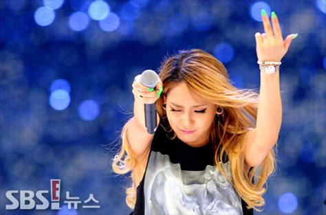 [e 포토]투애니원 씨엘 더 큰 함성이 필요해∼