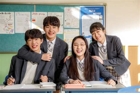 요즘 청소년들이 불행하다고 느끼는 이유 