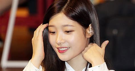 포토엔 다이아 채연 꽉 조여 맨 개미허리