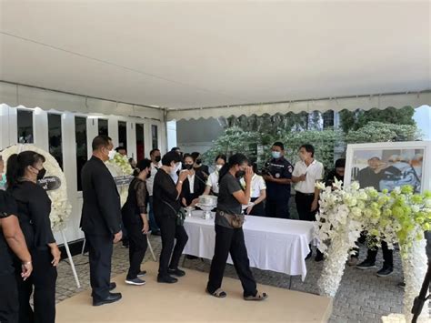 บรรยากาศงาน เอ๋ ชนม์สวัสดิ์ คนดัง อาลัยเพียบ เตรียมเก้าอี้รองรับ