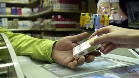 Dès lundi fini les paquets de cigarettes à moins de 5 70 midilibre fr