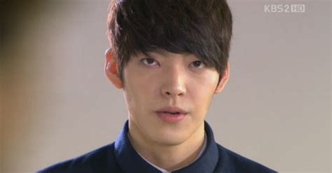 학교 김우빈 과거 일진 유급생 정체 탄로 이종석 빵셔틀 시켰다