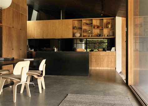 Kerstin Thompsons House At Hanging Rock Hugs An Australian Hillside