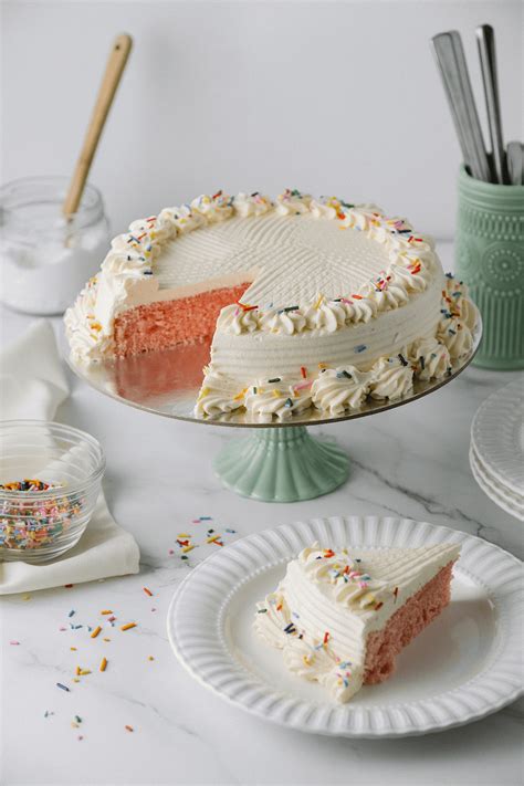 Birthday Cake Strawberry Bascon Cakes