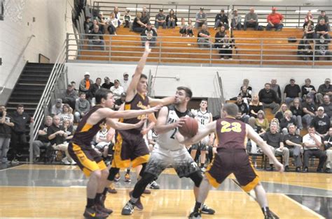 Tug Valley Panthers Hold Back The Tide 74 35 Sports