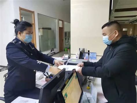 【我为群众办实事】额济纳旗：车管业务“不打烊” 为民服务“不停歇”澎湃号·政务澎湃新闻 The Paper