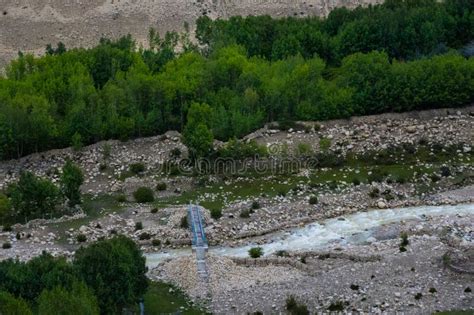 Hermoso Paisaje Del Desierto De Tsarang Aka Charang Village Con Río Y