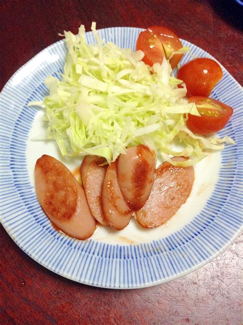 魚肉ソーセージのhotソテー【マンネリ打破！】 レシピ・作り方 By とりあえず乾杯｜楽天レシピ