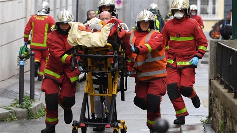 Attaque Devant Les Anciens Locaux De Charlie Hebdo Les Blessés Vont
