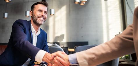 Por qué Tony Robbins cree que deberías iniciar un negocio de MLM