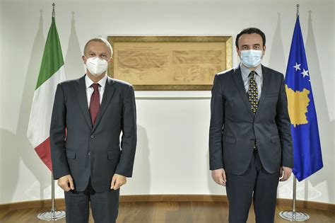Kryeministri Kurti Takoi Ambasadorin E Ri Të Italisë Në Kosovë
