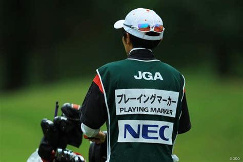画像詳細 2017年 日本オープンゴルフ選手権競技 3日目 キャディ 池田勇太が5打差独走！「日本op」3年ぶり2勝目へ前進 【2017年