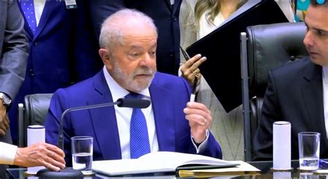Lula Assina Posse Com Caneta Que Ganhou Em 1989 E Web Relembra Hit