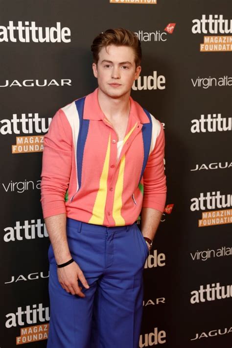 Heartstoppers Kit Connor Calls Out Lack Of Bisexual Representation On