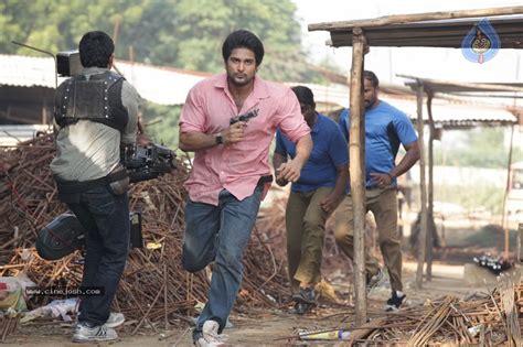 Rendavathu Padam Tamil Movie New Stills Photo 11 Of 54