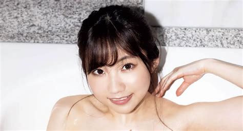 新晋女演员三崎奈奈夺得第一名，“在大学里一直都是一个人呆着”。 [夜バナ] 哔哩哔哩