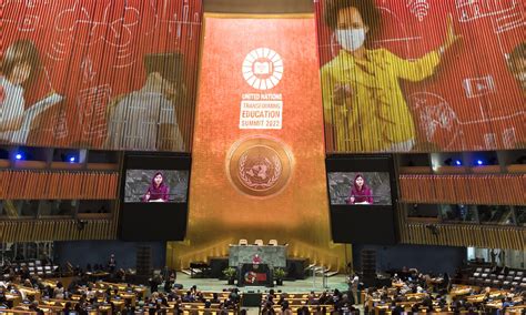 La ONU a los talibanes Levanten restricciones a la educación de las