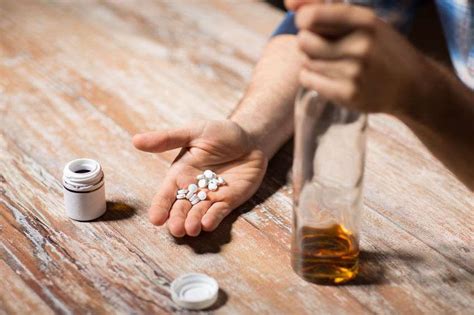 头孢酒，说走就走？医生：除了头孢，这4类药物也不适合酒后服用凤凰网