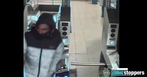 Woman Robbed At Knifepoint At Midtown Subway Station Cbs New York