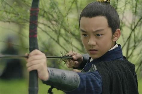 《军师联盟》少年曹叡英俊潇洒，借打猎之事为母亲甄宓被杀鸣不平
