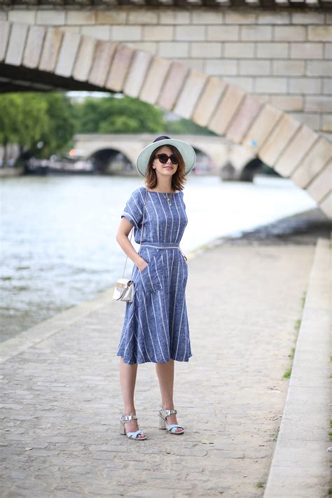 Les Nuances De Bleu The Brunette
