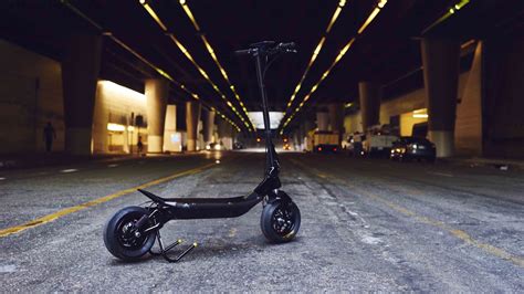 Les 5 trottinettes électriques les plus rapides du monde GQ France