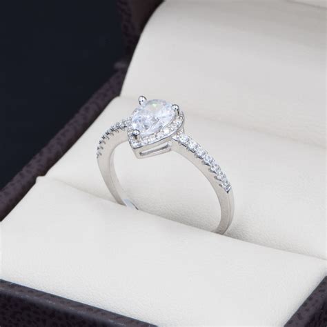 Anillo De Compromiso Halo Pera De Plata 925 Con Zirconias Joyería Alahas
