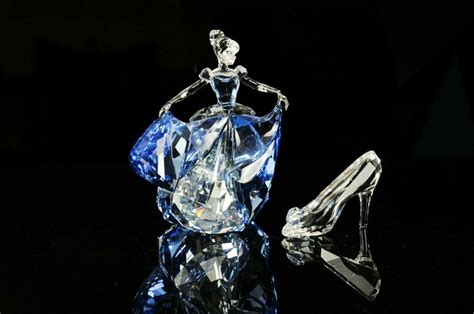 Swarovski Cinderella And Slipper Disney Figure Ornaments 5089525