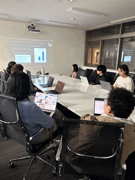 スタンフォード大学のethan Gohさんにご講演いただきました。 東京大学松尾・岩澤研究室（松尾研） Matsuo Lab