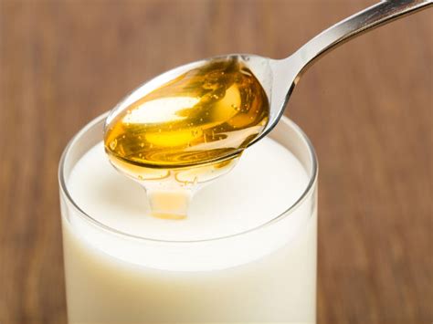 Health Benefits Of Drinking Warm Milk And Honey