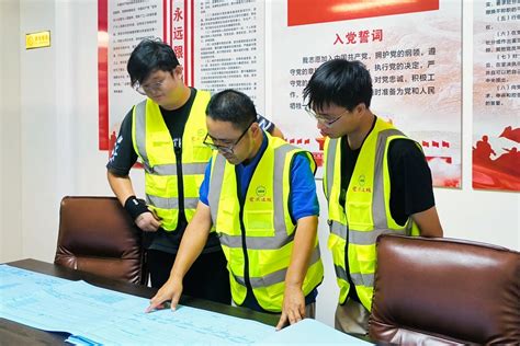 宏润杭州轨道交通18号线甬江路站首幅地连墙钢筋笼入槽 公司新闻 宏润建设集团股份有限公司