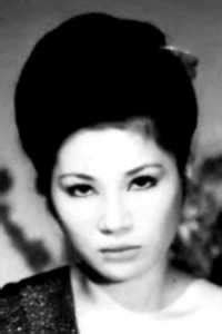 Naomi Tani Goldposter