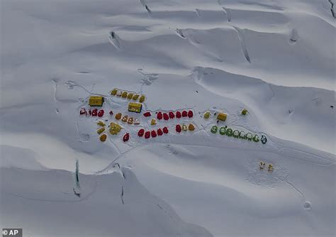 The Queue At The Top Of The World Dozens Of Climbers Wait For Their