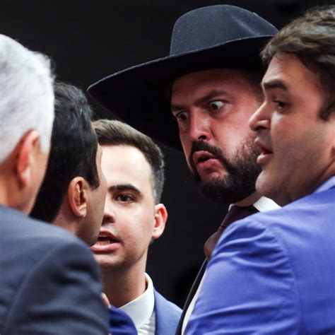 Por que oposição bolsonarista tem se dado mal no enfrentamento ao