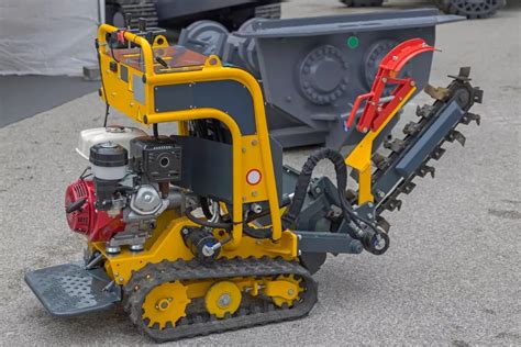 Underground Wire Trencher Installing An Undergound Cable Eastern