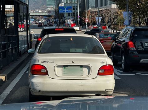 오늘 꽤나 보기 힘든 올드카 발견 자동차 에펨코리아